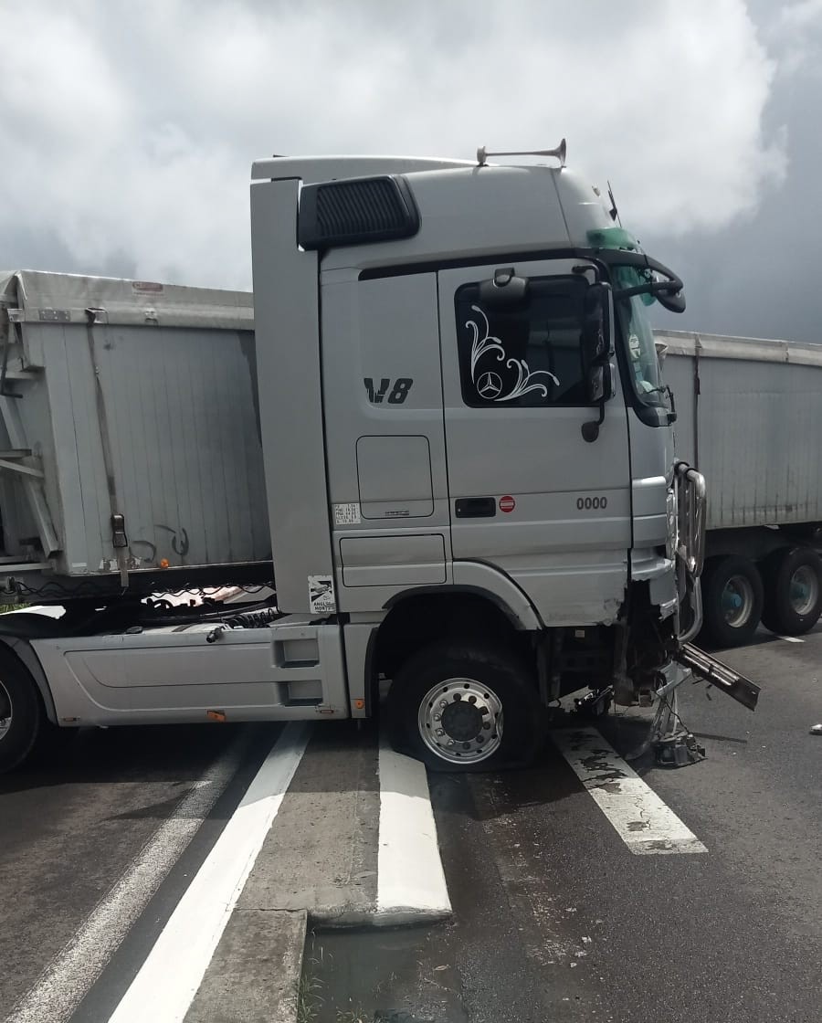 Spectaculaire accident de la circulation sur l'autoroute en Martinique ...