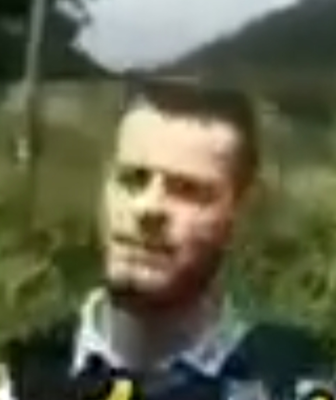 Ce gendarme blanc qui exerce en Martinique, matricule 4910949, n'est ...