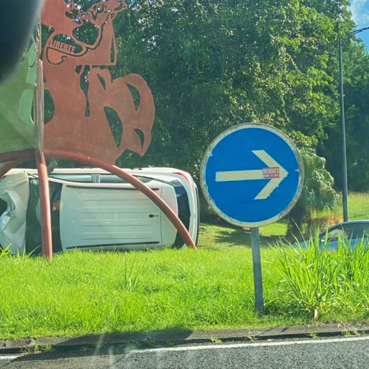 Prendre un rond-point en Martinique - Leçon 1 - Bondamanjak