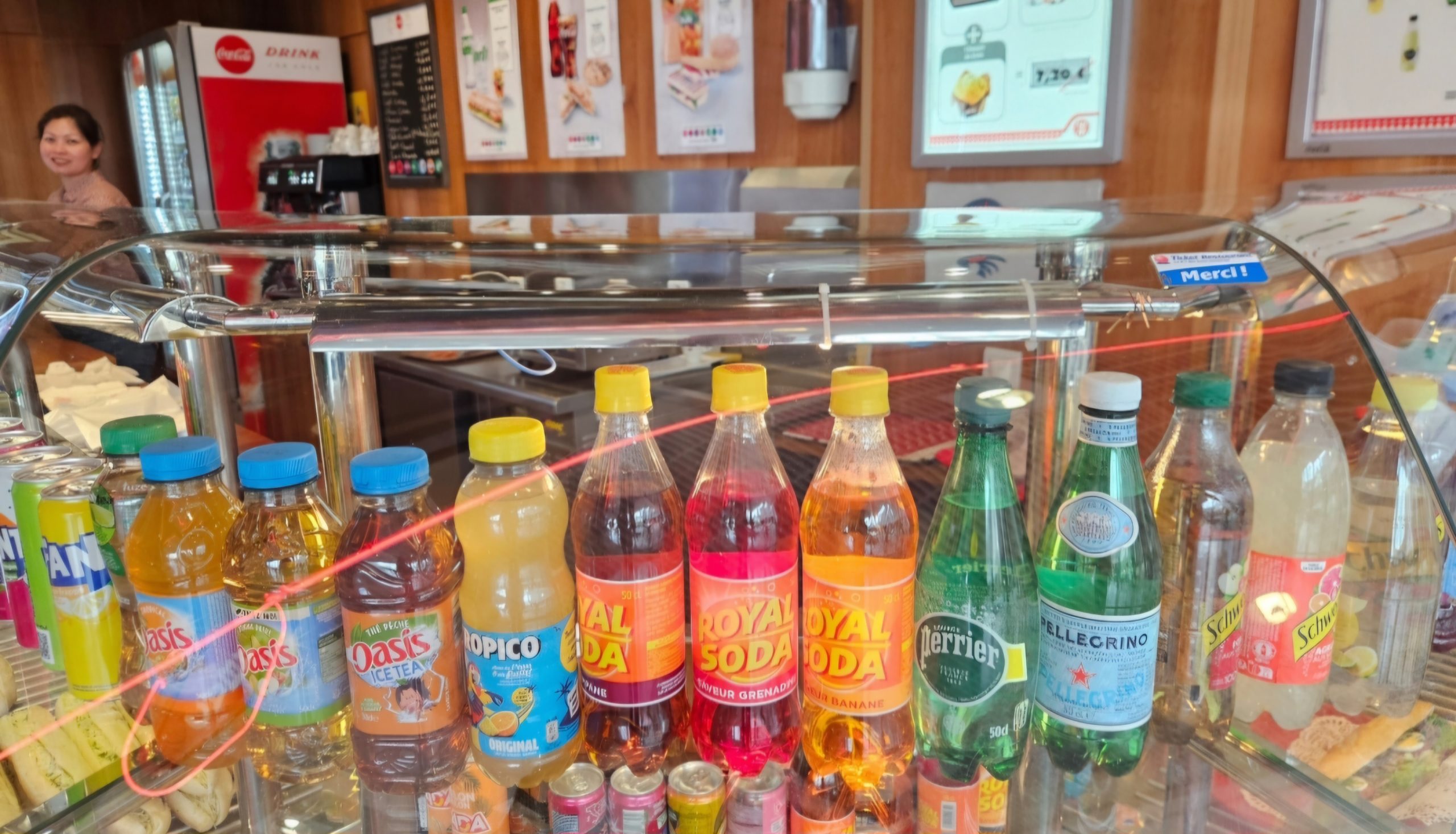 La bouteille de Royal Soda de 50 cl plus CHÈRE en Martinique qu'à Paris ...