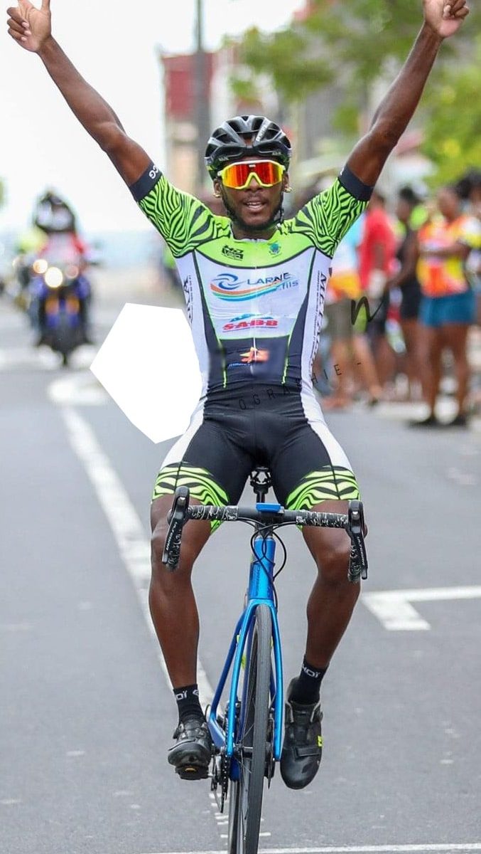 Tour international cycliste de la Martinique 2025 : Damien Urcel savoure une victoire aux lambis ...